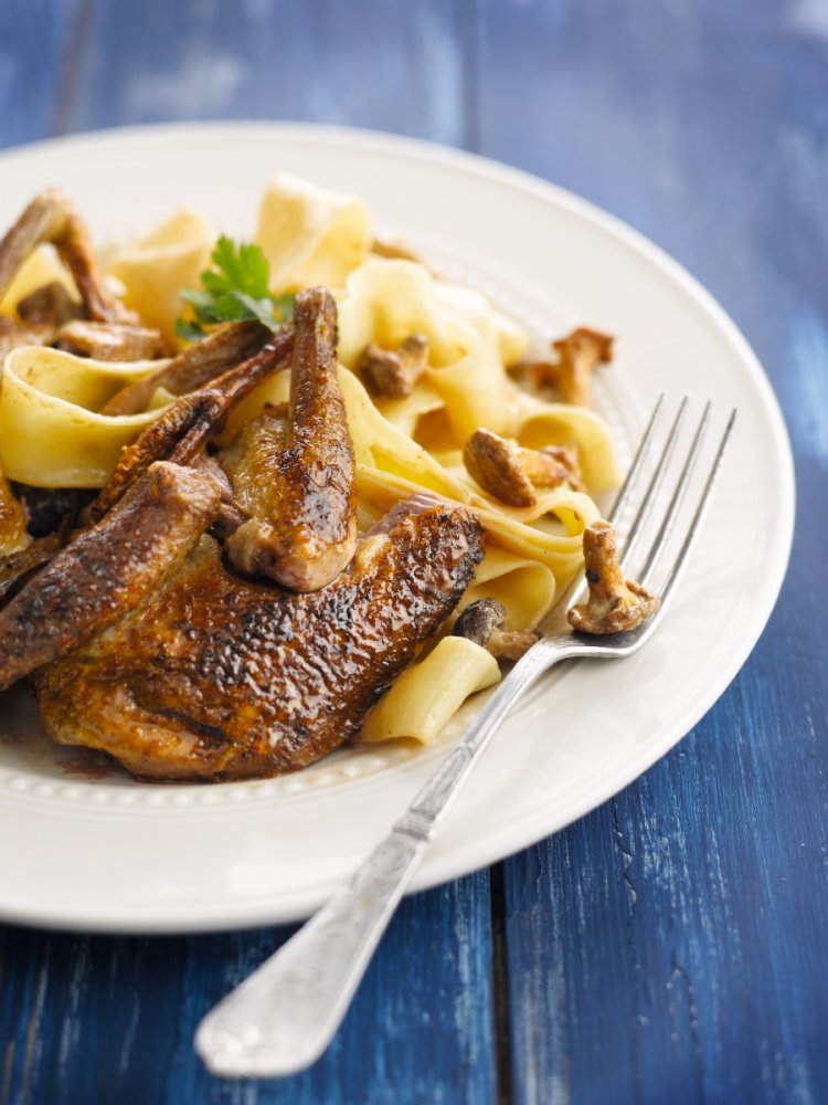 Recept "Pappardelle met boschampignons en patrijs" | njam!